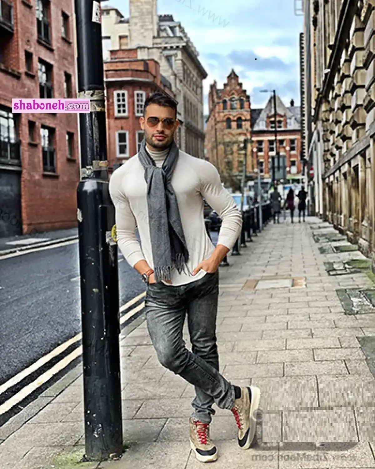 بیوگرافی سام اصغری و همسرش بریتنی اسپیرز +تصاویر و ویکی پدیا - شبونه ⭐️